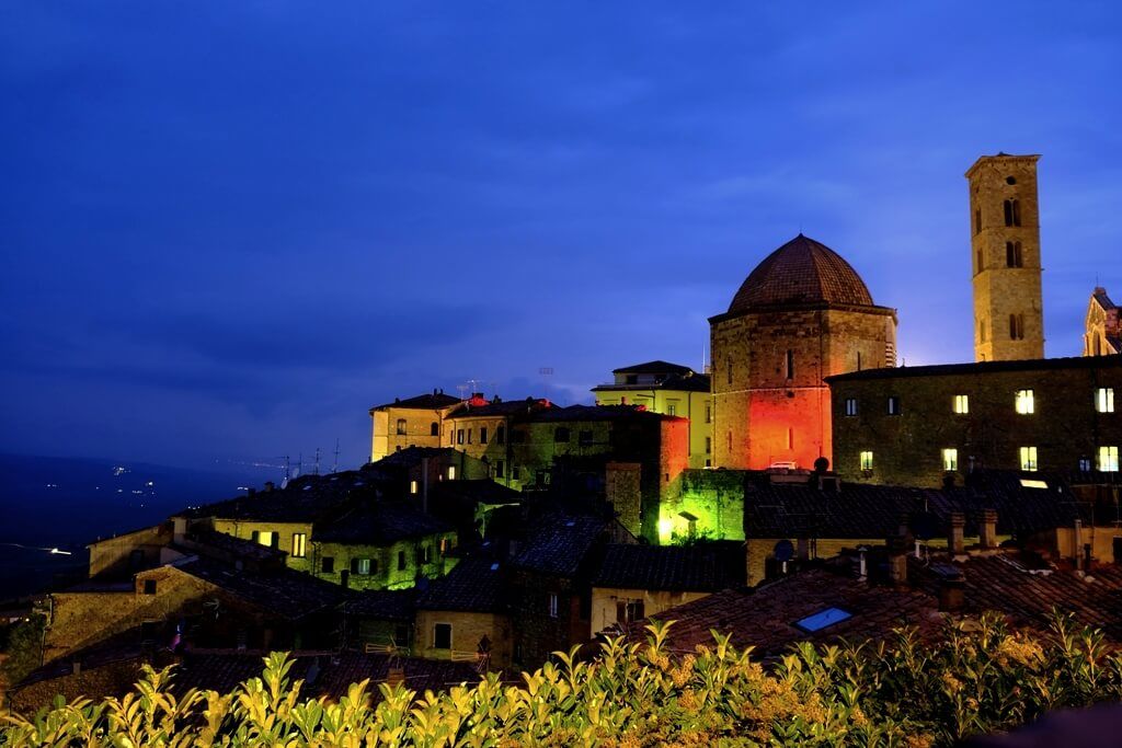 Volterra, cómo llegar y qué ver en la villa etrusca de la Toscana